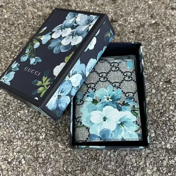 Gucci | Bags | Nib Gucci Blue Gg Pvc Blooms Floral Printed Folio Wallet ...